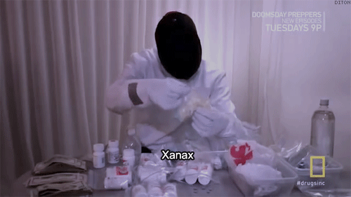 Muscle relaxers GIF - Conseguir o melhor gif em GIFER