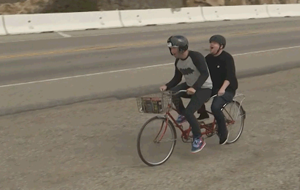 Tandem bicycle GIF - Conseguir o melhor gif em GIFER