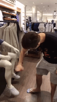 Reflexes GIFs - Get the best gif on GIFER