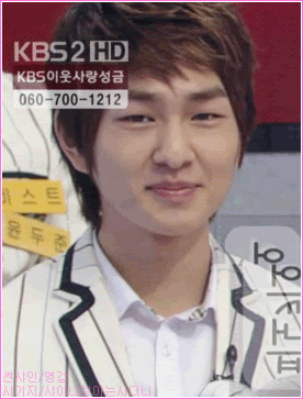 Wiggling eyebrows GIFs - Obtenez le meilleur gif sur GIFER