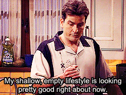 Charlie harper GIF - Conseguir o melhor gif em GIFER