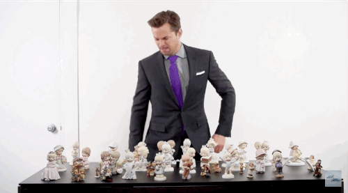 Desk sweep GIF - Conseguir o melhor gif em GIFER