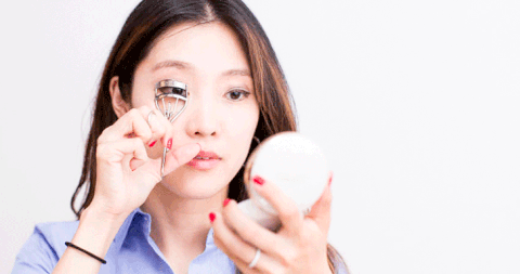 Eyelash curler GIFs - Get the best gif on GIFER