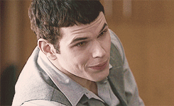 Emmett cullen GIF - Conseguir el mejor gif en GIFER