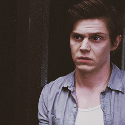 Suspicious eyebrows GIF - Conseguir o melhor gif em GIFER