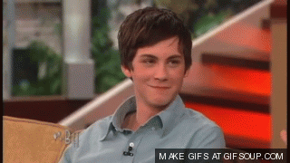 Logan lerman GIF - Conseguir o melhor gif em GIFER