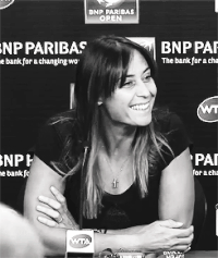 Flavia GIFs - Get the best gif on GIFER