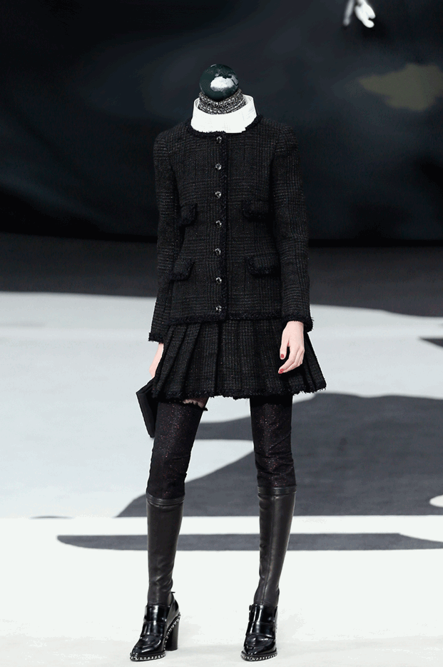 Chanel tweed suit GIF - Conseguir o melhor gif em GIFER