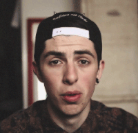 Laina walker kissing sam pepper GIF - Conseguir o melhor gif em GIFER