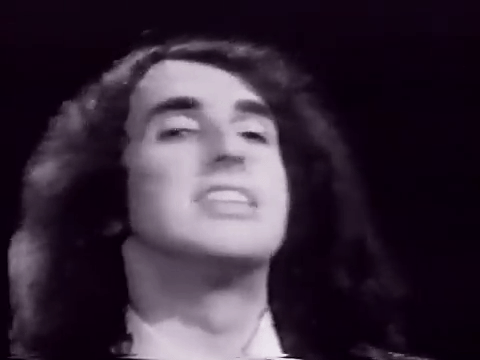 Tiny tim GIFs - Obtenez le meilleur gif sur GIFER