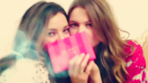 Victorias secret catalog GIFs - Hole dir die besten GIFs auf GIFER