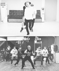 Synchronized GIFs - Get the best gif on GIFER