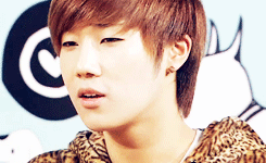 Snifle GIFs - Get the best gif on GIFER