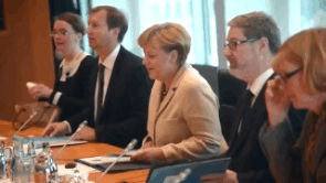 Angela merkel GIF - Conseguir o melhor gif em GIFER