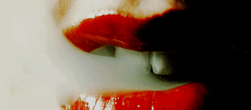 Lips of blood GIF - Conseguir o melhor gif em GIFER