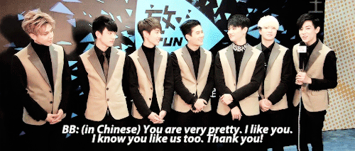 Waiving гифки, анимированные GIF изображения waiving - скачать гиф ...