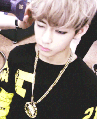 V GIFs - Get the best gif on GIFER